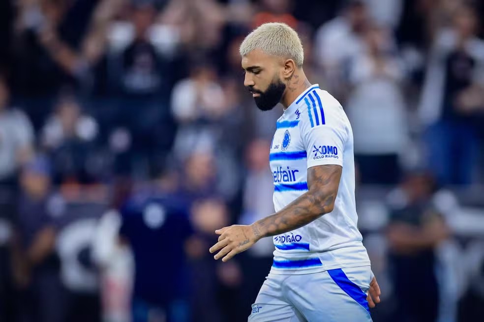 Gabigol quebra silêncio e revela futuro no Cruzeiro - MundoBola