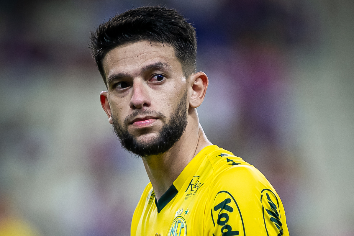 Substituto de Thiago Silva? Fluminense se aproxima de zagueiro Jemmes ...